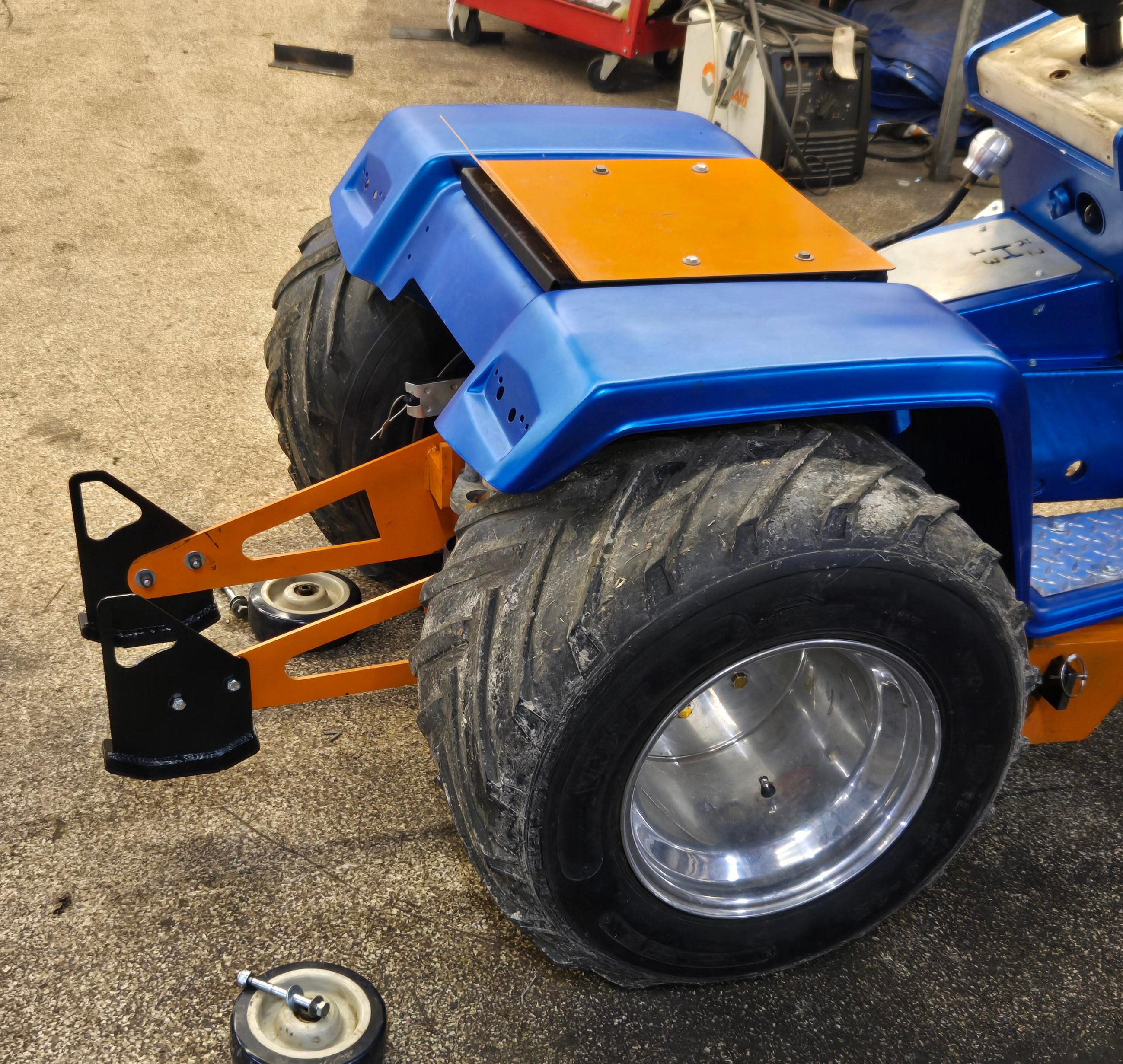 Wheelie bar skids | DD FABRICATION AND MOBILE WELDING, LLC.